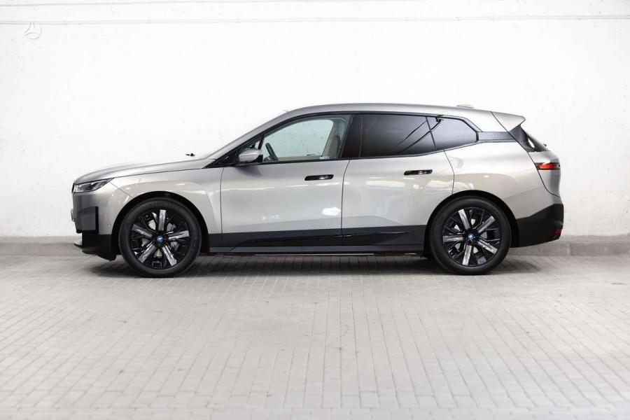 BMW iX 2024 in Vilnius, with an engine capacity of 0.00 L and mileage of 59 thousand km for 59950 €, photo 5 on AUTOMOTO.COM.LV