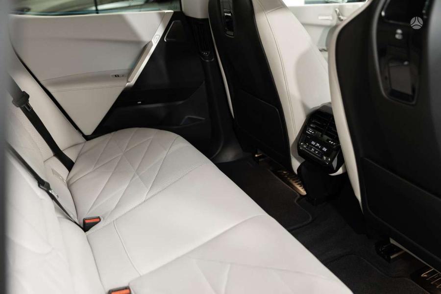 BMW iX 2024 in Vilnius, with an engine capacity of 0.00 L and mileage of 59 thousand km for 59950 €, photo 20 on AUTOMOTO.COM.LV