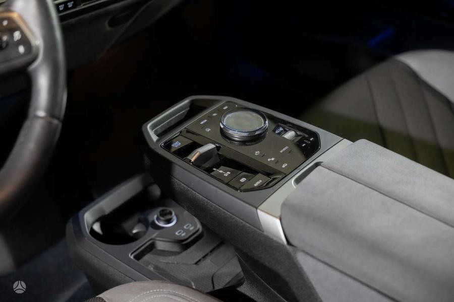 BMW iX 2025 in Vilnius, with an engine capacity of 0.00 L and mileage of 37 thousand km for 81991 €, photo 16 on AUTOMOTO.COM.LV