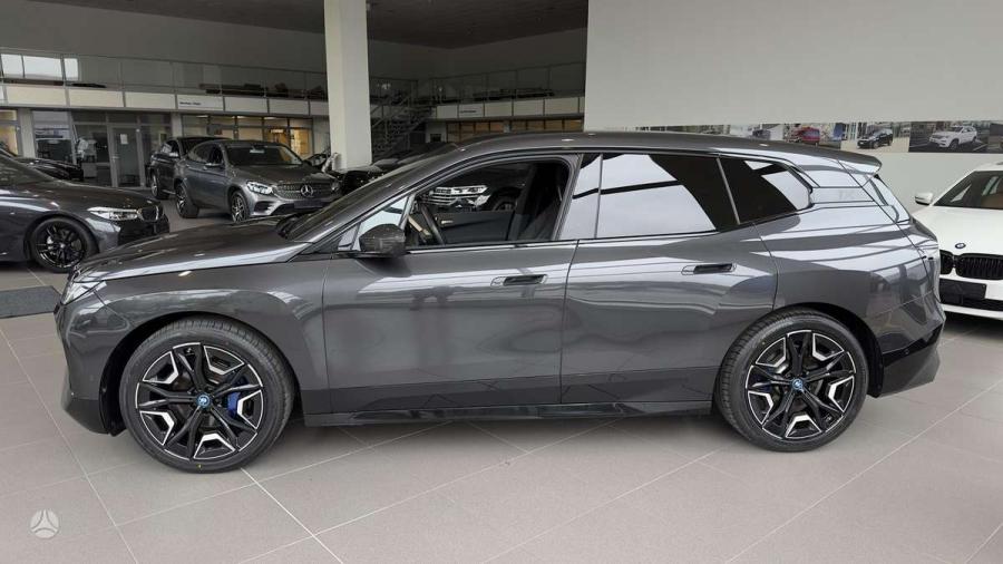 Pelēks BMW iX 2021 Marijampole, ar dzinēja tilpumu 0.00 L un nobraukumu 189 tūkst. km par 38999 €, foto 3 vietnē AUTOMOTO.COM.LV