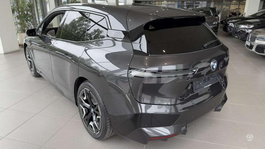 Pelēks BMW iX 2021 Marijampole, ar dzinēja tilpumu 0.00 L un nobraukumu 189 tūkst. km par 38999 €, foto 6 vietnē AUTOMOTO.COM.LV