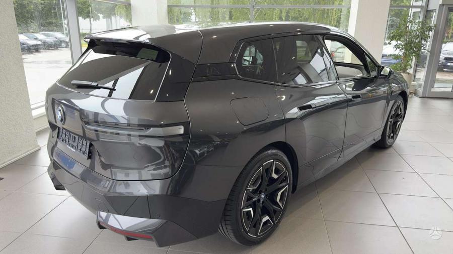 Pelēks BMW iX 2021 Marijampole, ar dzinēja tilpumu 0.00 L un nobraukumu 189 tūkst. km par 38999 €, foto 8 vietnē AUTOMOTO.COM.LV