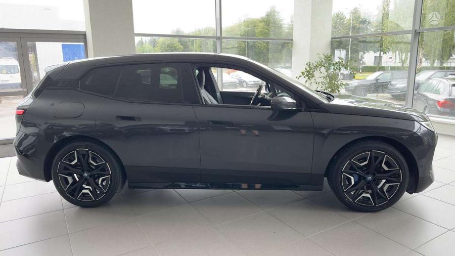 Pelēks BMW iX 2021 Marijampole, ar dzinēja tilpumu 0.00 L un nobraukumu 189 tūkst. km par 38999 €, foto 9 vietnē AUTOMOTO.COM.LV