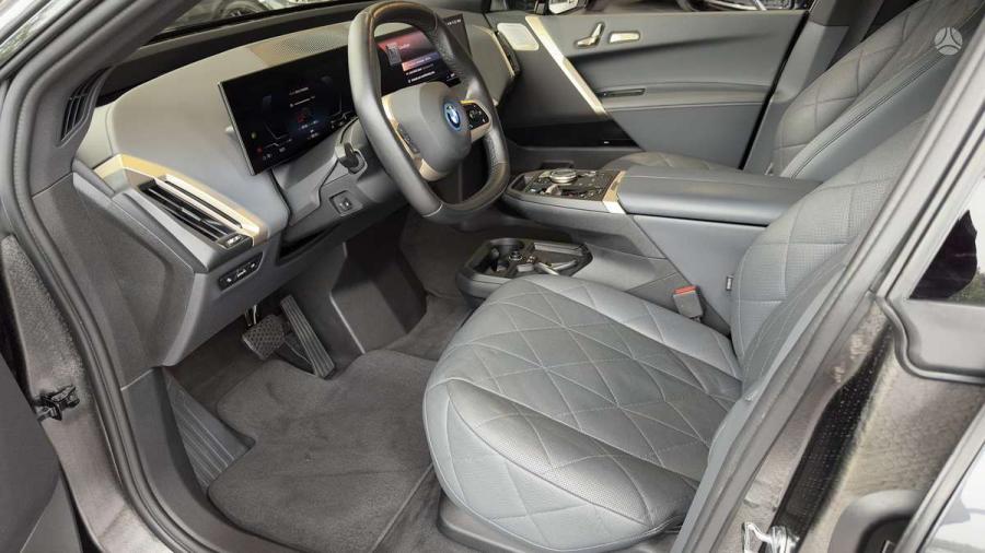 Pelēks BMW iX 2021 Marijampole, ar dzinēja tilpumu 0.00 L un nobraukumu 189 tūkst. km par 38999 €, foto 14 vietnē AUTOMOTO.COM.LV