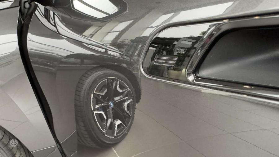 Pelēks BMW iX 2021 Marijampole, ar dzinēja tilpumu 0.00 L un nobraukumu 189 tūkst. km par 38999 €, foto 27 vietnē AUTOMOTO.COM.LV