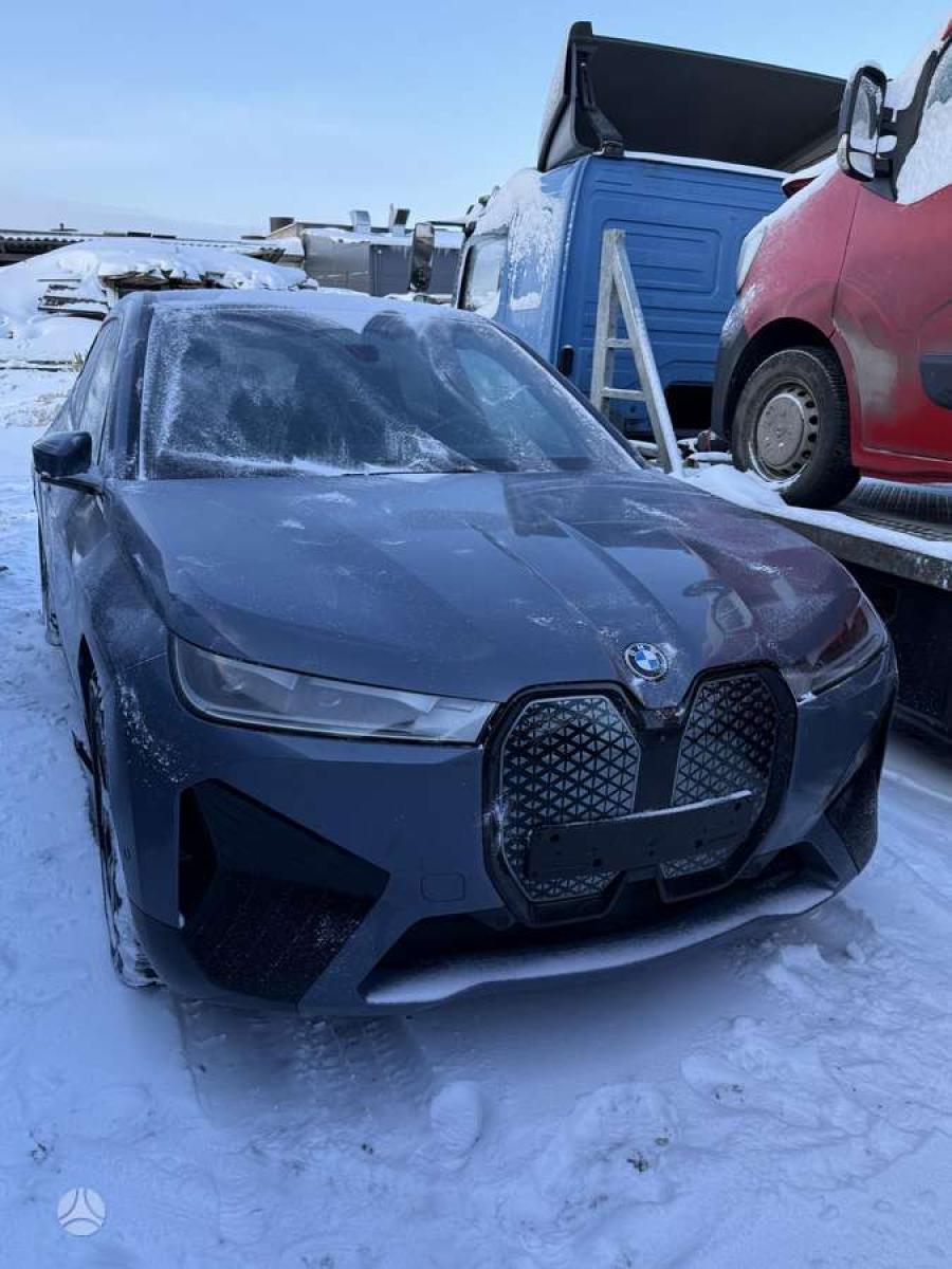 Pelēks BMW iX 2022 Kauņa, ar dzinēja tilpumu 0.00 L un nobraukumu 75 tūkst. km par 32549 €, foto 1 vietnē AUTOMOTO.COM.LV