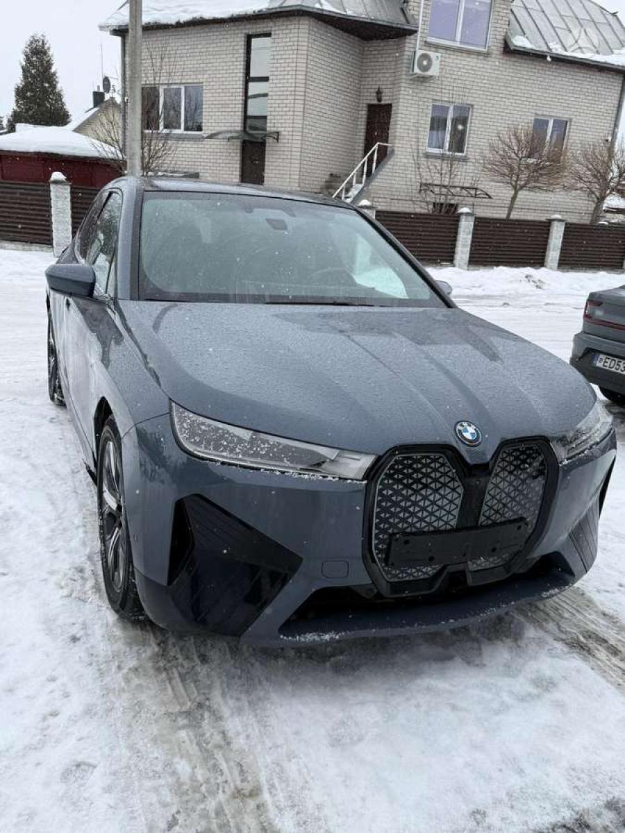 Grey BMW iX 2022 in Kaunas, with an engine capacity of 0.00 L and mileage of 75 thousand km for 31900 €, photo 3 on AUTOMOTO.COM.LV