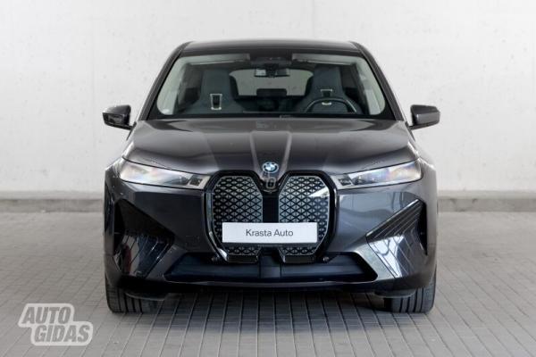 Pelēks BMW iX 2022 Viļņa, ar dzinēja tilpumu 0.00 L un nobraukumu 61 tūkst. km par 53900 €, foto 2 vietnē AUTOMOTO.COM.LV