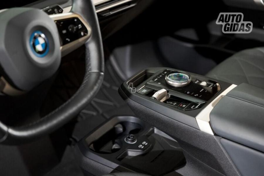 Pelēks BMW iX 2022 Viļņa, ar dzinēja tilpumu 0.00 L un nobraukumu 68 tūkst. km par 51000 €, foto 12 vietnē AUTOMOTO.COM.LV