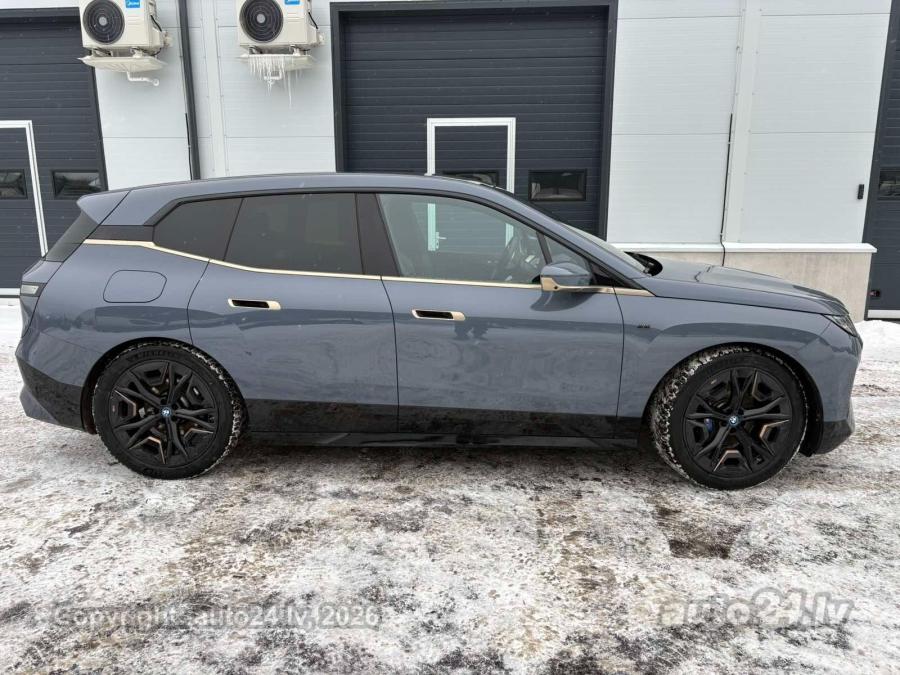 Grey BMW iX 2023 in Tallinn, with an engine capacity of 0.00 L and mileage of 92 thousand km for 66060 €, photo 4 on AUTOMOTO.COM.LV