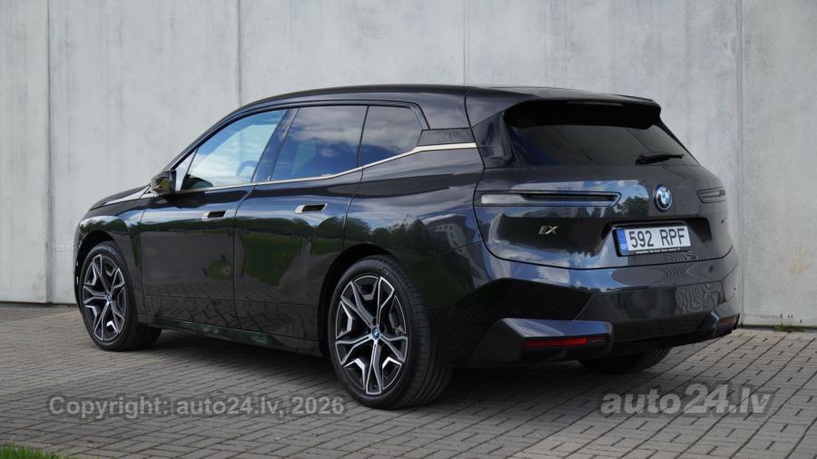 Pelēks BMW iX 2023 Tallina, ar dzinēja tilpumu 0.00 L un nobraukumu 40 tūkst. km par 55900 €, foto 7 vietnē AUTOMOTO.COM.LV