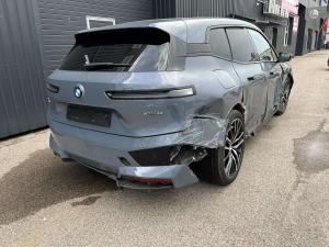 Pelēks BMW iX 2023 Alīta, ar dzinēja tilpumu 0.00 L un nobraukumu 70 tūkst. km par 27400 €, foto 10 vietnē AUTOMOTO.COM.LV