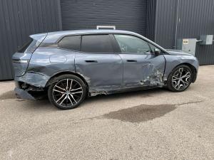 Pelēks BMW iX 2023 Alīta, ar dzinēja tilpumu 0.00 L un nobraukumu 70 tūkst. km par 27400 €, foto 11 vietnē AUTOMOTO.COM.LV