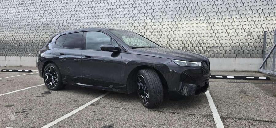 Pelēks BMW iX 2023 Kauņa, ar dzinēja tilpumu 0.00 L un nobraukumu 48 tūkst. km par 84999 €, foto 1 vietnē AUTOMOTO.COM.LV