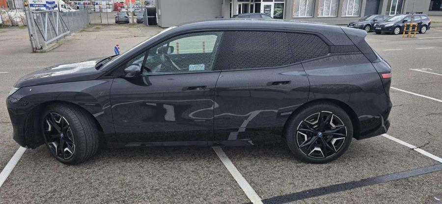 Pelēks BMW iX 2023 Kauņa, ar dzinēja tilpumu 0.00 L un nobraukumu 48 tūkst. km par 84999 €, foto 6 vietnē AUTOMOTO.COM.LV
