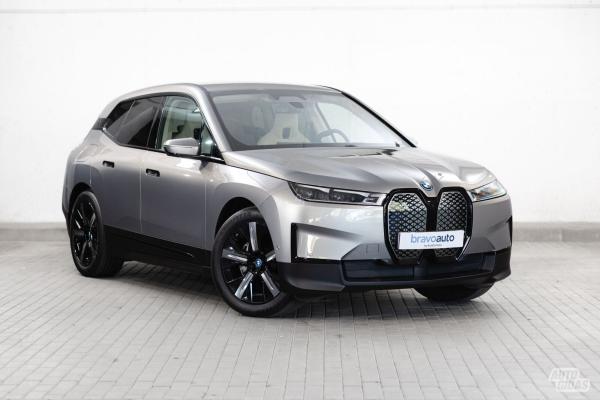 Grey BMW iX 2024 in Vilnius, with an engine capacity of 0.00 L and mileage of 59 thousand km for 59950 €, photo 3 on AUTOMOTO.COM.LV