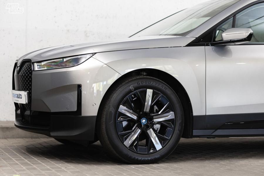 Pelēks BMW iX 2024 Viļņa, ar dzinēja tilpumu 0.00 L un nobraukumu 59 tūkst. km par 59950 €, foto 7 vietnē AUTOMOTO.COM.LV