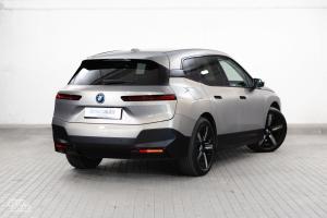 Pelēks BMW iX 2024 Viļņa, ar dzinēja tilpumu 0.00 L un nobraukumu 59 tūkst. km par 59950 €, foto 8 vietnē AUTOMOTO.COM.LV