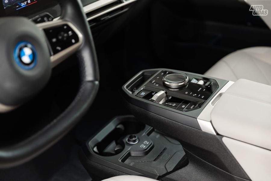 Pelēks BMW iX 2024 Viļņa, ar dzinēja tilpumu 0.00 L un nobraukumu 59 tūkst. km par 59950 €, foto 11 vietnē AUTOMOTO.COM.LV