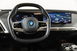 Pelēks BMW iX 2024 Viļņa, ar dzinēja tilpumu 0.00 L un nobraukumu 59 tūkst. km par 59950 €, foto 14 vietnē AUTOMOTO.COM.LV
