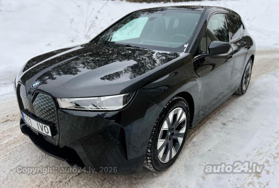 Pelēks BMW iX 2021 Tallina, ar dzinēja tilpumu 0.00 L un nobraukumu 31 tūkst. km par 44999 €, foto 1 vietnē AUTOMOTO.COM.LV