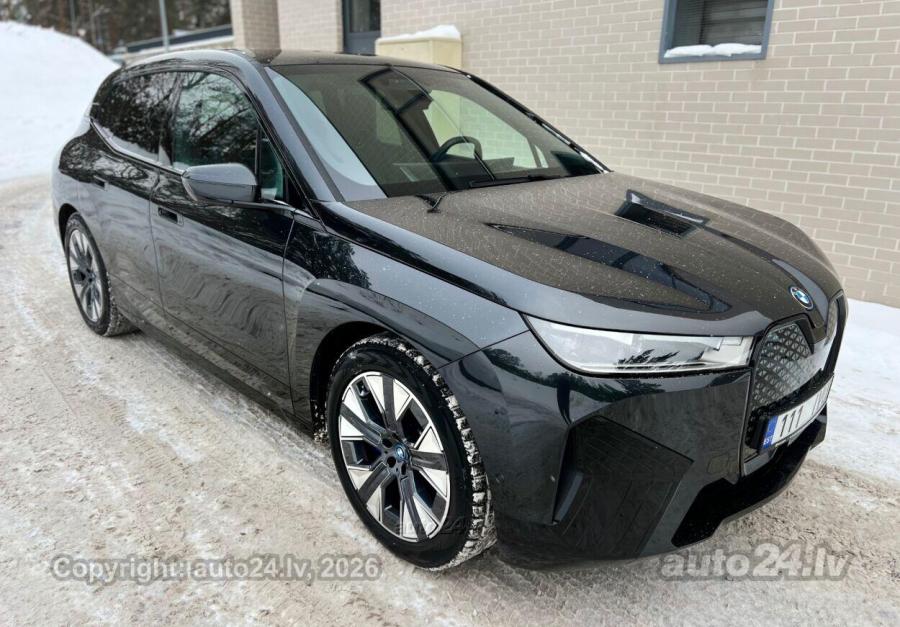 Pelēks BMW iX 2021 Tallina, ar dzinēja tilpumu 0.00 L un nobraukumu 31 tūkst. km par 44999 €, foto 2 vietnē AUTOMOTO.COM.LV