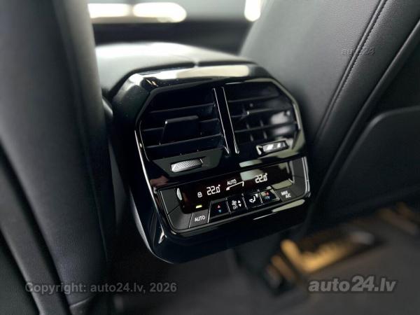 Pelēks BMW iX 2021 Tallina, ar dzinēja tilpumu 0.00 L un nobraukumu 31 tūkst. km par 44999 €, foto 11 vietnē AUTOMOTO.COM.LV