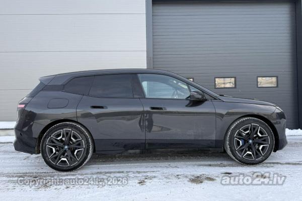 Pelēks BMW iX 2022 Tallina, ar dzinēja tilpumu 0.00 L un nobraukumu 67 tūkst. km par 46900 €, foto 2 vietnē AUTOMOTO.COM.LV