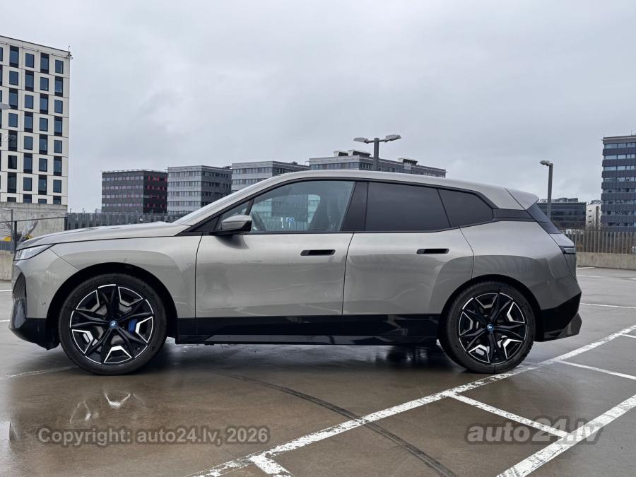 Grey BMW iX 2022 in Tallinn, with an engine capacity of 0.00 L and mileage of 66 thousand km for 56900 €, photo 5 on AUTOMOTO.COM.LV