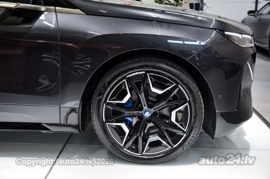 Pelēks BMW iX 2022 Tallina, ar dzinēja tilpumu 0.00 L un nobraukumu 63 tūkst. km par 43900 €, foto 5 vietnē AUTOMOTO.COM.LV