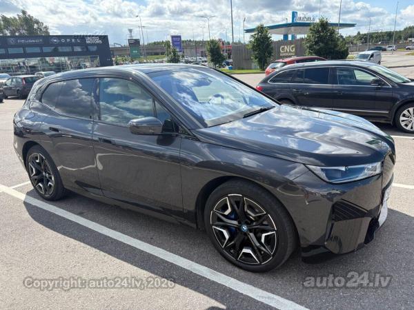 Pelēks BMW iX 2023 Tallina, ar dzinēja tilpumu 0.00 L un nobraukumu 52 tūkst. km par 53500 €, foto 2 vietnē AUTOMOTO.COM.LV