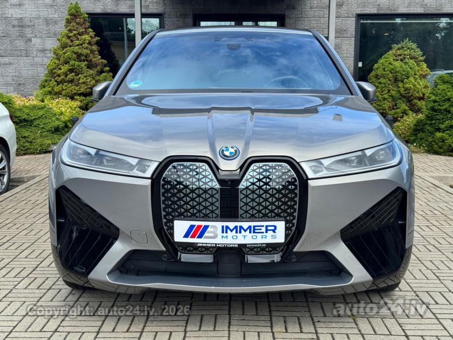 Pelēks BMW iX 2023 Tallina, ar dzinēja tilpumu 0.00 L un nobraukumu 35 tūkst. km par 51900 €, foto 4 vietnē AUTOMOTO.COM.LV