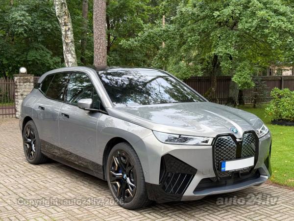 Grey BMW iX 2025 in Tallinn, with an engine capacity of 0.00 L and mileage of 18 thousand km for 77980 €, photo 2 on AUTOMOTO.COM.LV