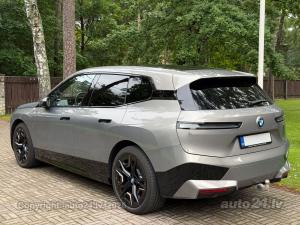Grey BMW iX 2025 in Tallinn, with an engine capacity of 0.00 L and mileage of 18 thousand km for 77980 €, photo 4 on AUTOMOTO.COM.LV