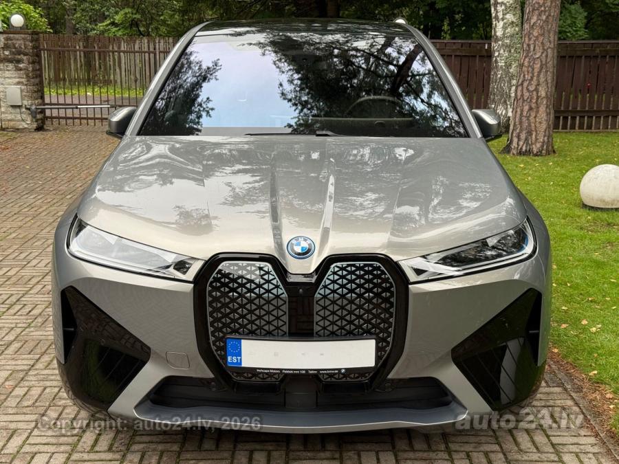 Grey BMW iX 2025 in Tallinn, with an engine capacity of 0.00 L and mileage of 18 thousand km for 77980 €, photo 5 on AUTOMOTO.COM.LV