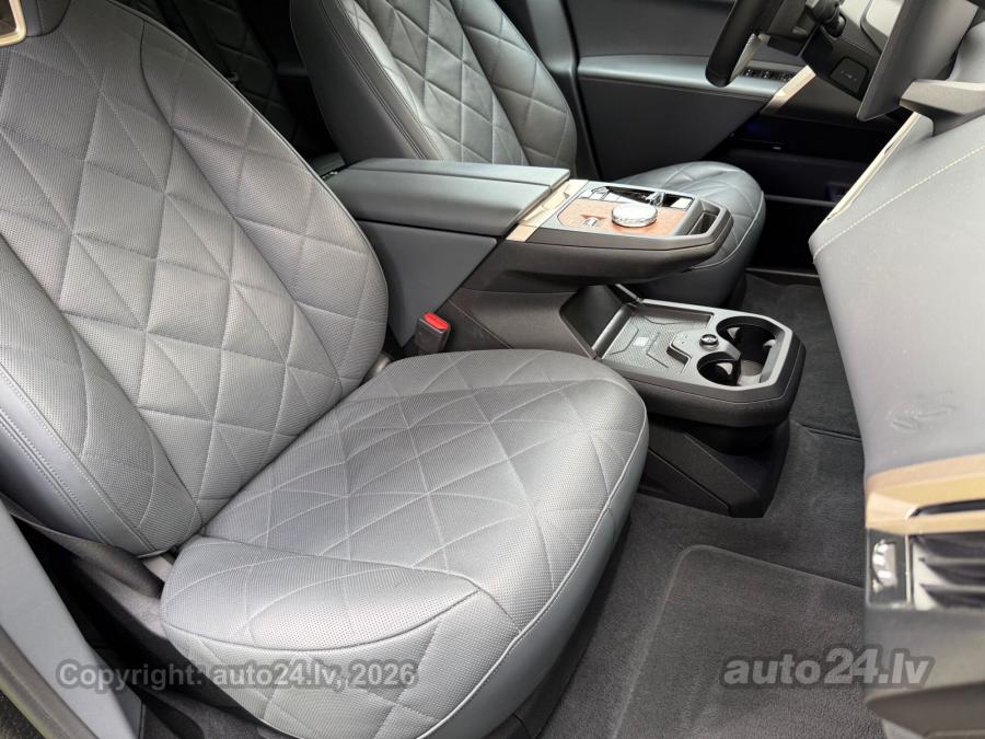 Grey BMW iX 2025 in Tallinn, with an engine capacity of 0.00 L and mileage of 18 thousand km for 77980 €, photo 13 on AUTOMOTO.COM.LV