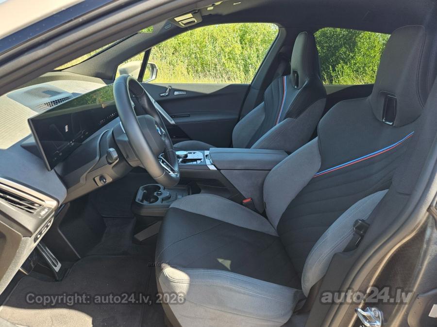 Серый БМВ iX 2025 в Таллин, объемом двигателя 0.00 л и пробегом 14 тыс. км за 77900 €, фото 11 на AUTOMOTO.COM.LV