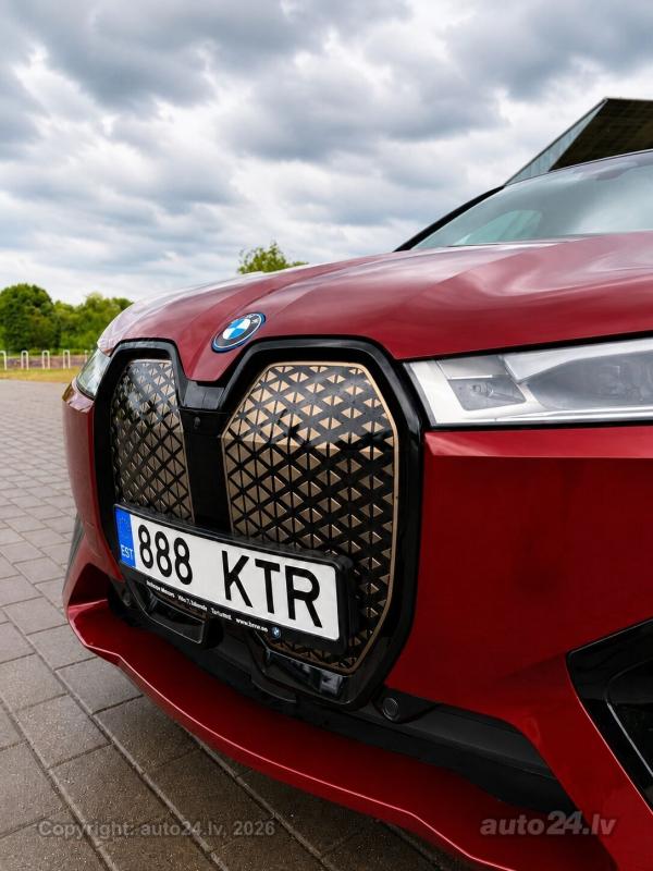 Red BMW iX 2022 in Tartu, with an engine capacity of 0.00 L and mileage of 64 thousand km for 66000 €, photo 3 on AUTOMOTO.COM.LV