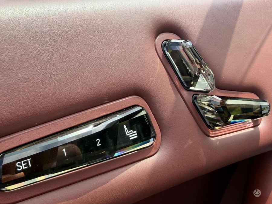 Sarkans BMW iX 2023 Viļņa, ar dzinēja tilpumu 0.00 L un nobraukumu 33 tūkst. km par 57000 €, foto 24 vietnē AUTOMOTO.COM.LV