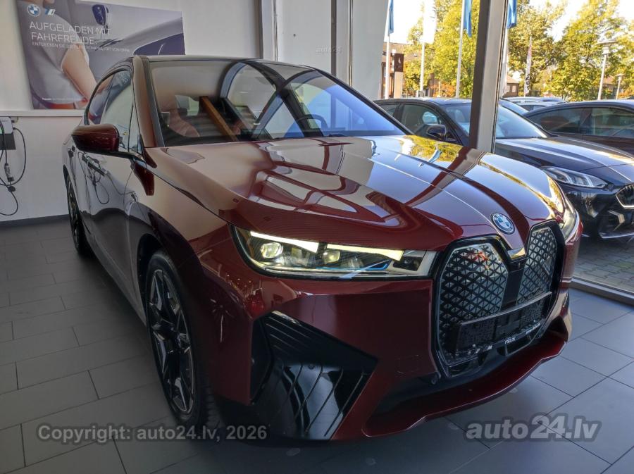 Красный БМВ iX 2023 в Таллин, объемом двигателя 0.00 л и пробегом 60 тыс. км за 46900 €, фото 1 на AUTOMOTO.COM.LV