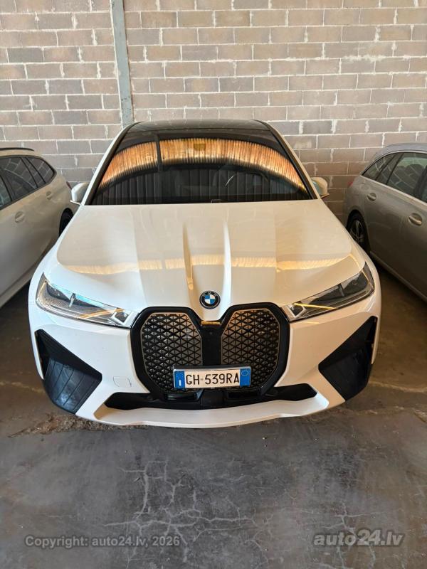 White BMW iX 2022 in Tallinn, with an engine capacity of 0.00 L and mileage of 114 thousand km for 42900 €, photo 1 on AUTOMOTO.COM.LV