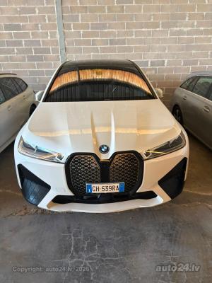Balts BMW iX 2022 Tallina, ar dzinēja tilpumu 0.00 L un nobraukumu 114 tūkst. km par 42900 €, foto  vietnē AUTOMOTO.COM.LV