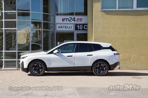 BMW iX 2023 Tallina vietnÄ Balts BMW iX 2023 Tallina, ar dzinÄja tilpumu 0.00 L un nobraukumu 25 tÅ«kst. km par 66990 ā¬, foto 7 vietnÄ AUTOMOTO.COM.LV