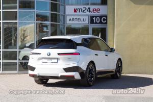Balts BMW iX 2023 Tallina, ar dzinēja tilpumu 0.00 L un nobraukumu 25 tūkst. km par 66990 €, foto 9 vietnē AUTOMOTO.COM.LV