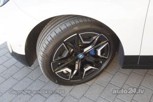 Balts BMW iX 2023 Tallina, ar dzinēja tilpumu 0.00 L un nobraukumu 25 tūkst. km par 66990 €, foto 12 vietnē AUTOMOTO.COM.LV