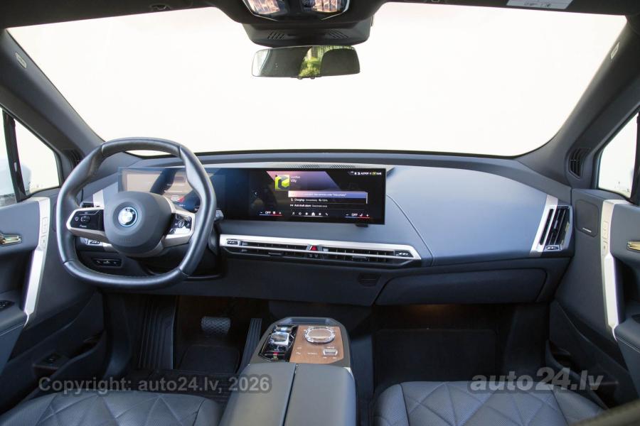 Balts BMW iX 2023 Tallina, ar dzinēja tilpumu 0.00 L un nobraukumu 25 tūkst. km par 66990 €, foto 13 vietnē AUTOMOTO.COM.LV