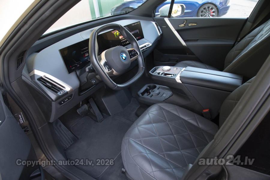 Balts BMW iX 2023 Tallina, ar dzinēja tilpumu 0.00 L un nobraukumu 25 tūkst. km par 66990 €, foto 14 vietnē AUTOMOTO.COM.LV