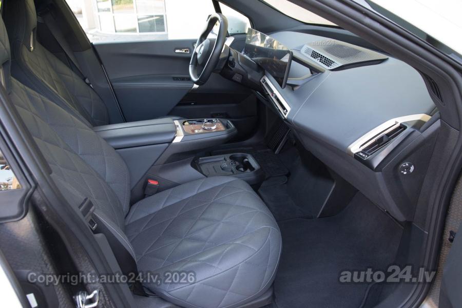 Balts BMW iX 2023 Tallina, ar dzinēja tilpumu 0.00 L un nobraukumu 25 tūkst. km par 66990 €, foto 15 vietnē AUTOMOTO.COM.LV