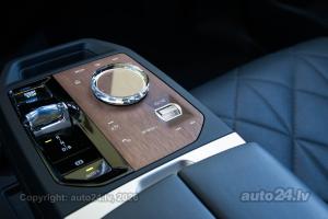 Balts BMW iX 2023 Tallina, ar dzinēja tilpumu 0.00 L un nobraukumu 25 tūkst. km par 66990 €, foto 17 vietnē AUTOMOTO.COM.LV