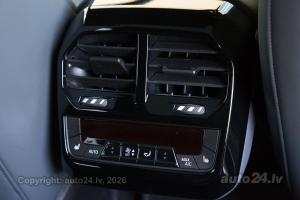 Balts BMW iX 2023 Tallina, ar dzinēja tilpumu 0.00 L un nobraukumu 25 tūkst. km par 66990 €, foto 24 vietnē AUTOMOTO.COM.LV